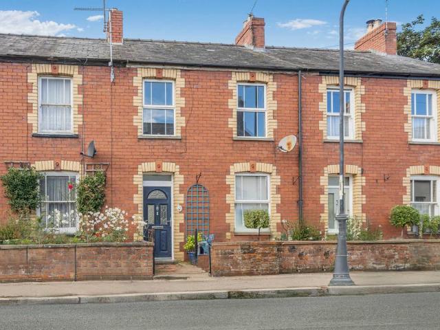 2 bedroom terraced house for sale