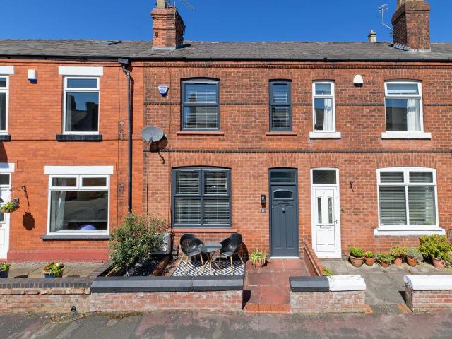 2 bedroom terraced house for sale