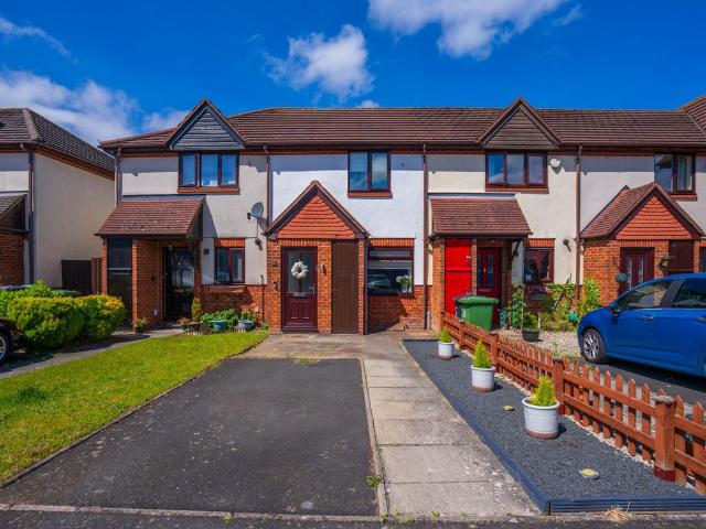 2 bedroom terraced house for sale
