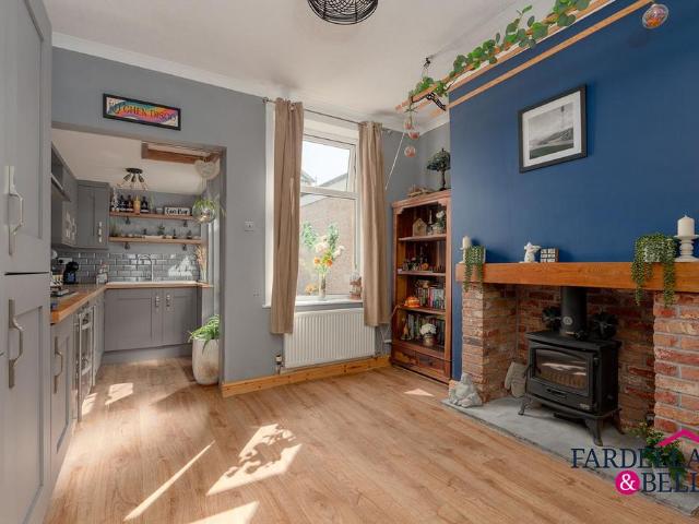 2 bedroom terraced house for sale