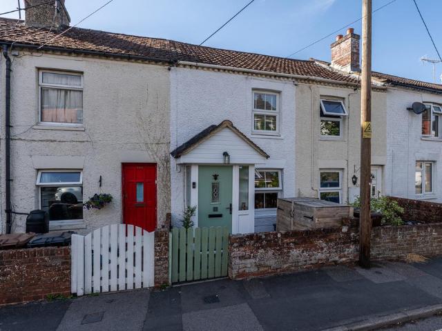 2 bedroom terraced house for sale