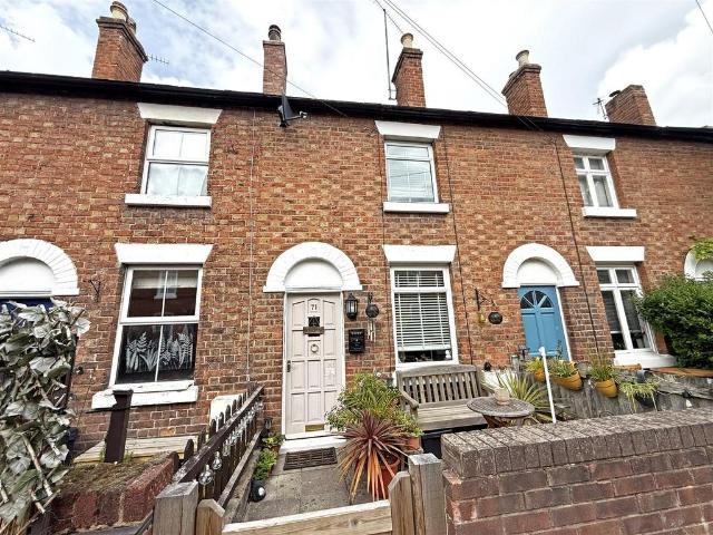 2 bedroom terraced house for sale