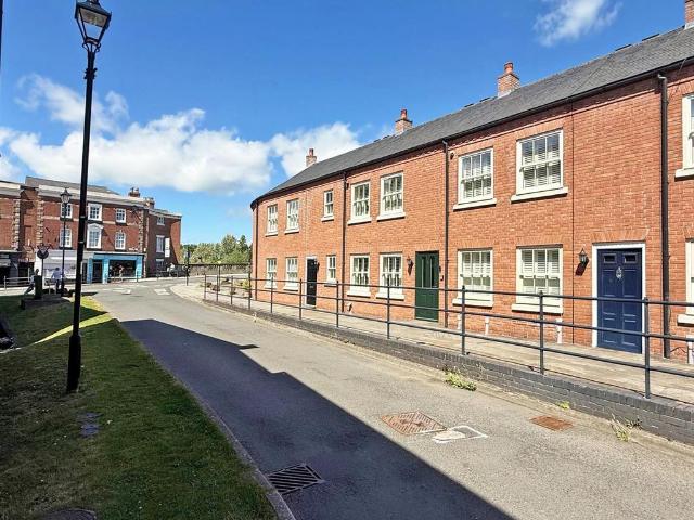 2 bedroom terraced house for sale
