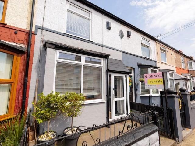 2 bedroom terraced house for sale