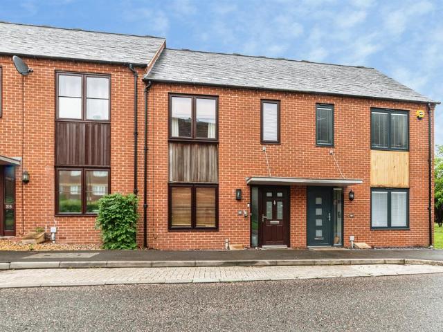 2 bedroom terraced house for sale