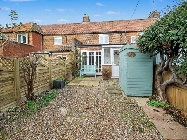 2 bedroom terraced house for sale