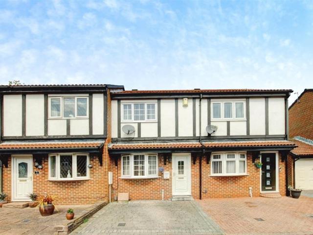 2 bedroom terraced house for sale