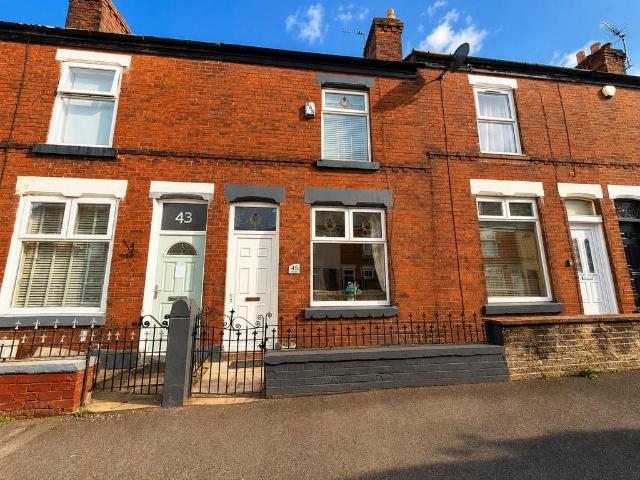 2 bedroom terraced house for sale