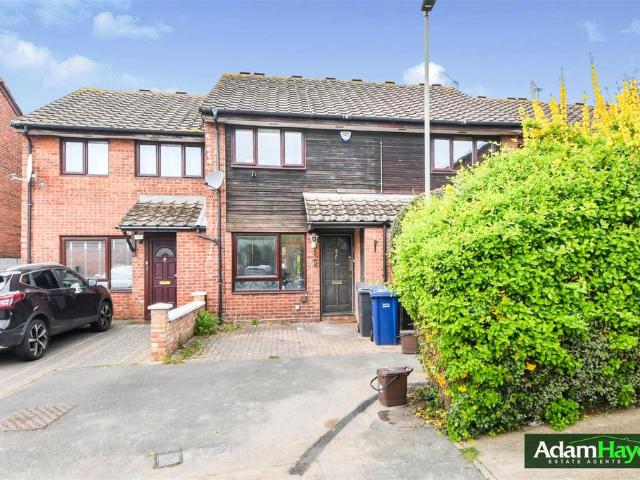 2 bedroom terraced house for sale