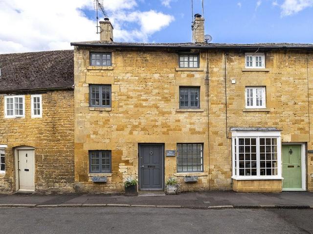 2 bedroom terraced house for sale