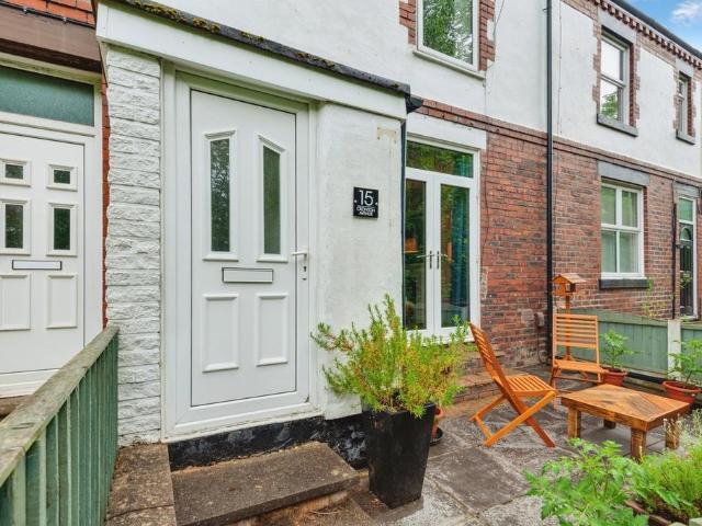 2 bedroom terraced house for sale