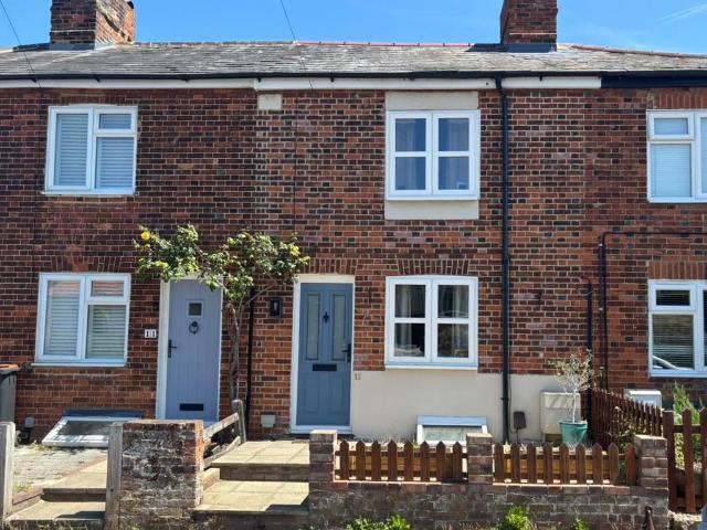 2 bedroom terraced house for sale