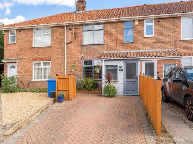 2 bedroom terraced house for sale