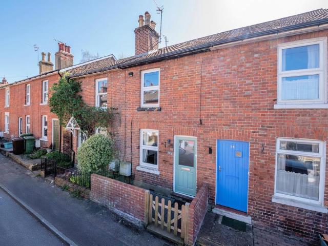 2 bedroom terraced house for sale