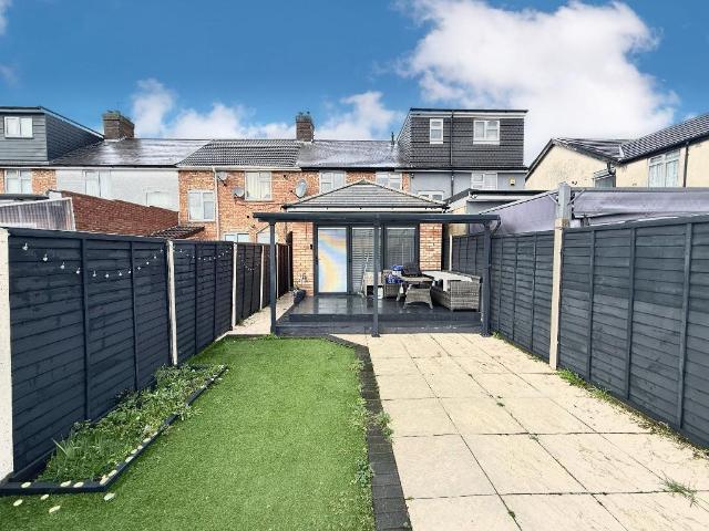 2 bedroom terraced house for sale