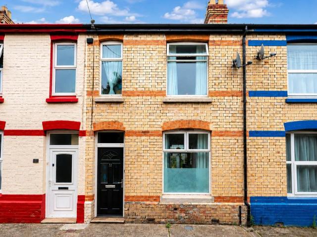 2 bedroom terraced house for sale