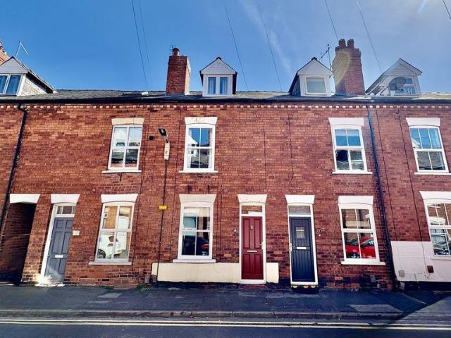 2 bedroom terraced house for sale