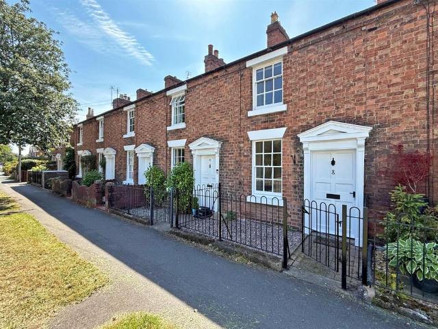 2 bedroom terraced house for sale