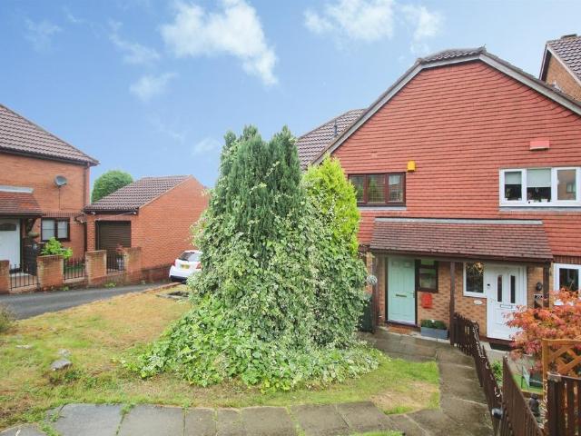 2 bedroom terraced house for sale