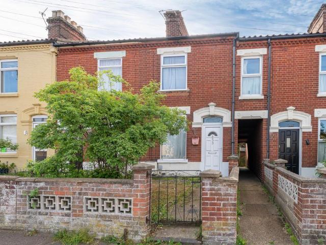 2 bedroom terraced house for sale