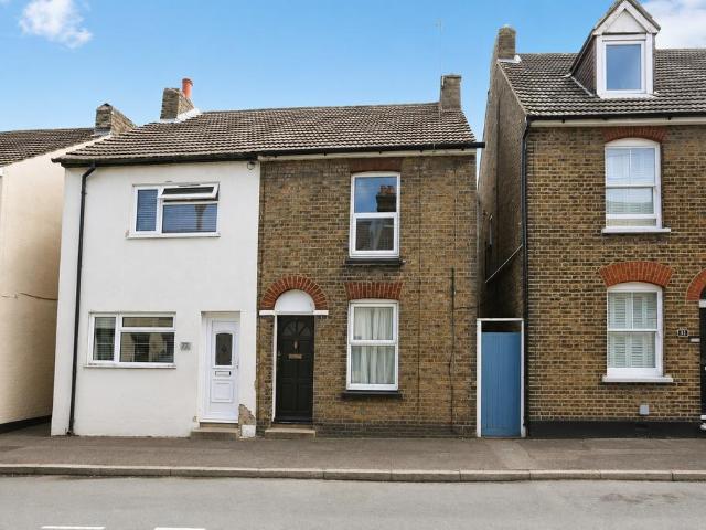 2 bedroom terraced house for sale