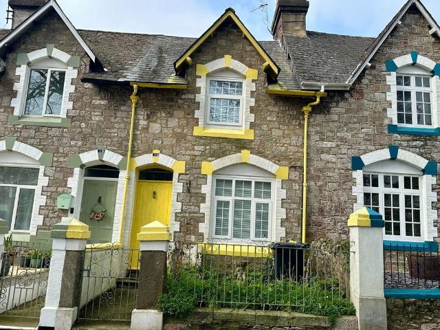 2 bedroom terraced house for sale