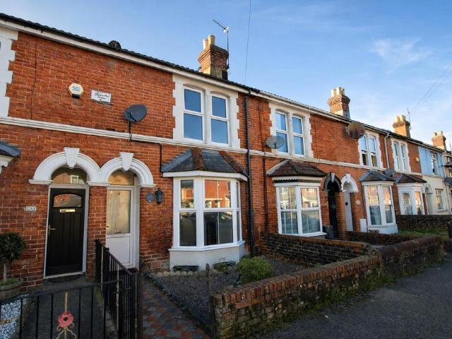 2 bedroom terraced house for sale
