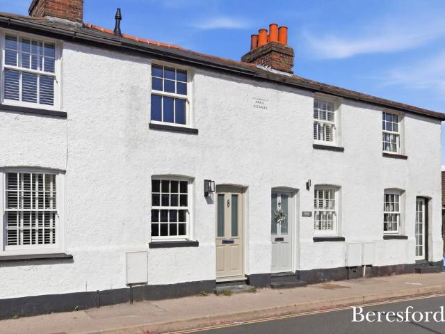 2 bedroom terraced house for sale