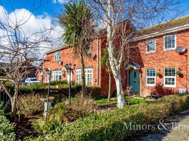 2 bedroom terraced house for sale