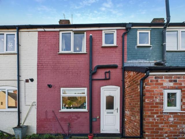 2 bedroom terraced house for sale