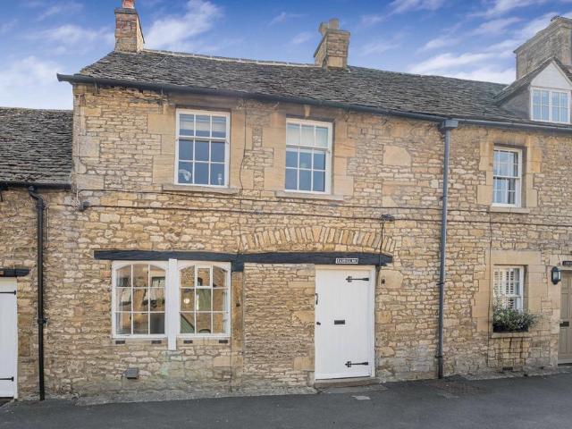 2 bedroom terraced house for sale