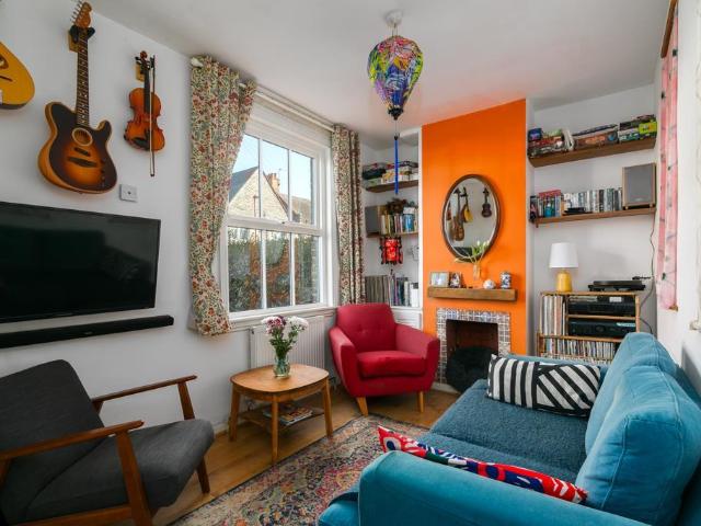 2 bedroom terraced house for sale