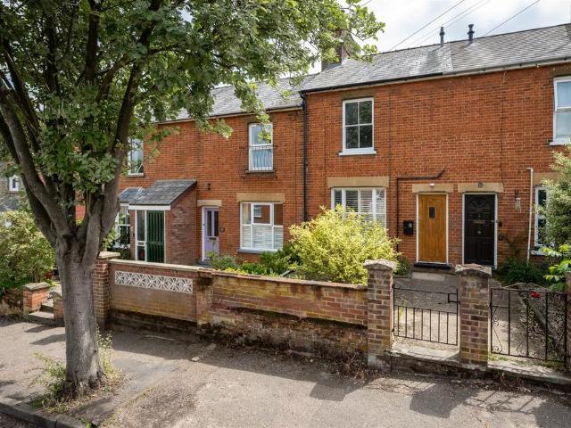 2 bedroom terraced house for sale