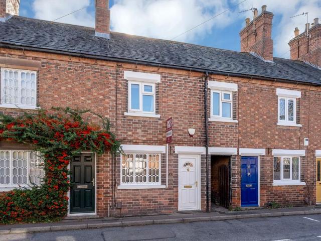 2 bedroom terraced house for sale
