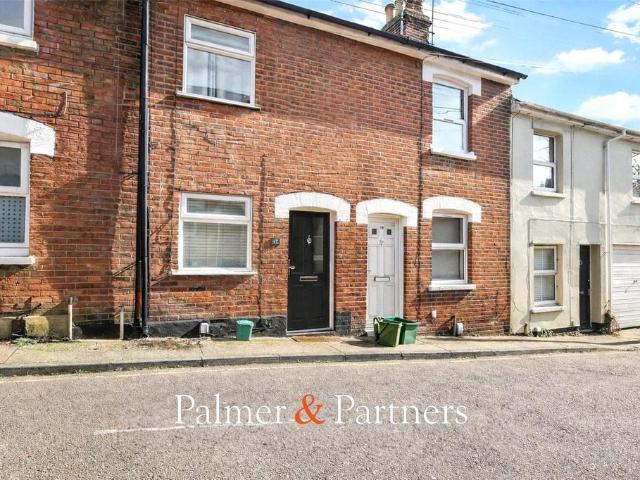 2 bedroom terraced house for sale