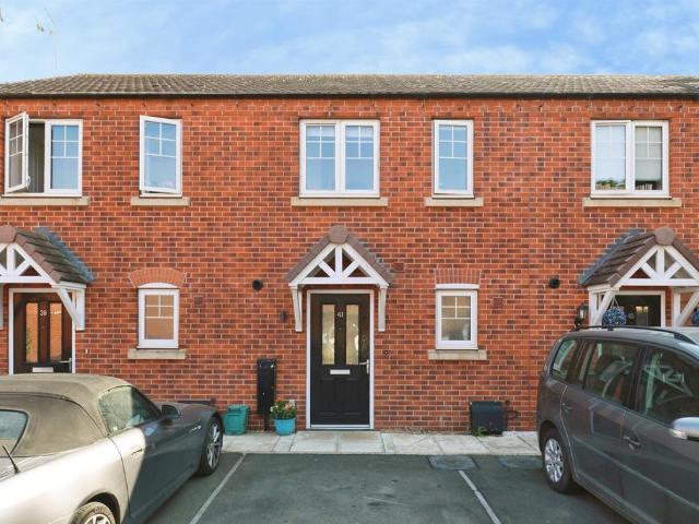 2 bedroom terraced house for sale