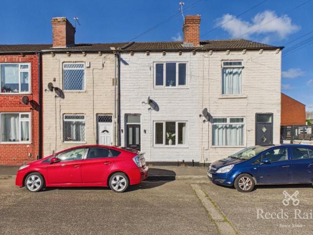 2 bedroom terraced house for sale