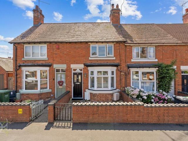 2 bedroom terraced house for sale