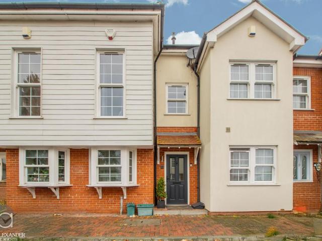 2 bedroom terraced house for sale