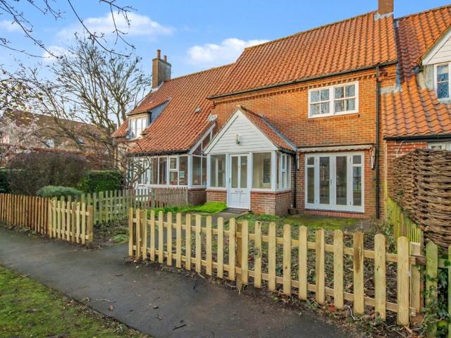 2 bedroom terraced house for sale