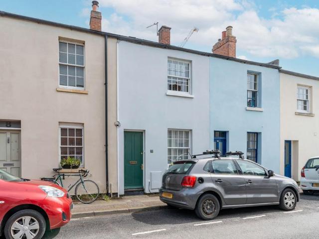 2 bedroom terraced house for sale