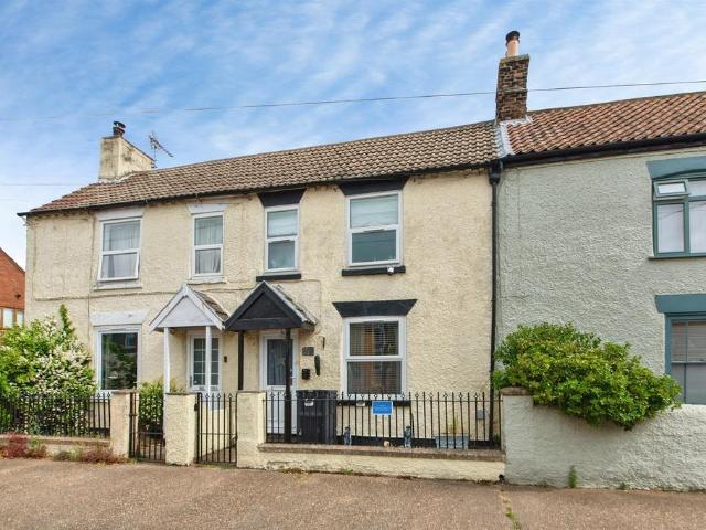 2 bedroom terraced house for sale
