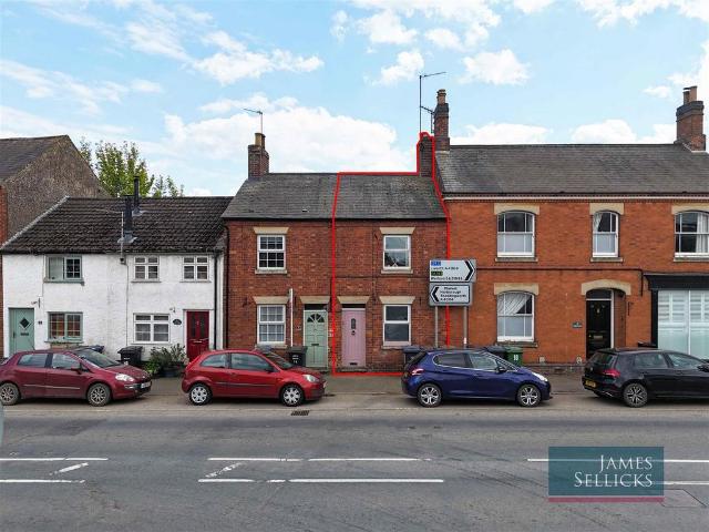 2 bedroom terraced house for sale