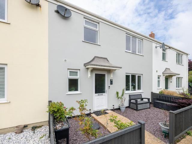 2 bedroom terraced house for sale