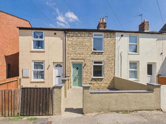2 bedroom terraced house for sale