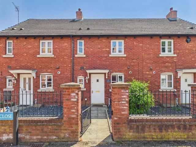 2 bedroom terraced house for sale