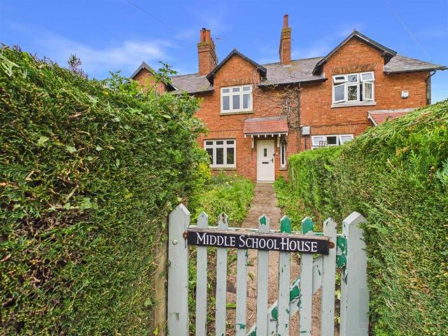 2 bedroom terraced house for sale