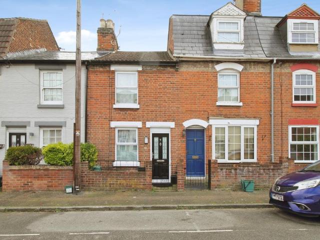 2 bedroom terraced house for sale