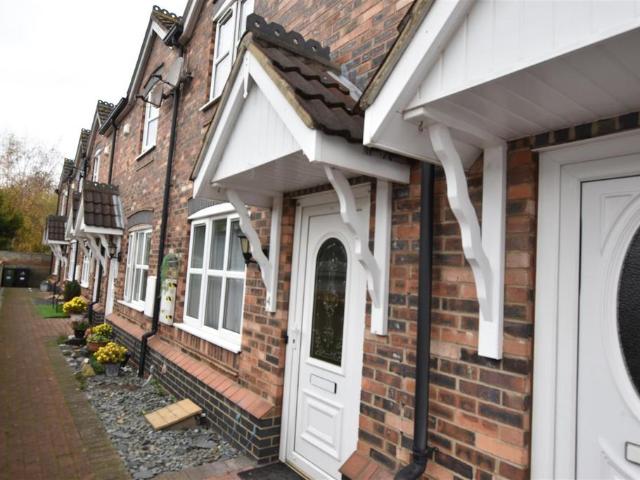 2 bedroom terraced house for sale