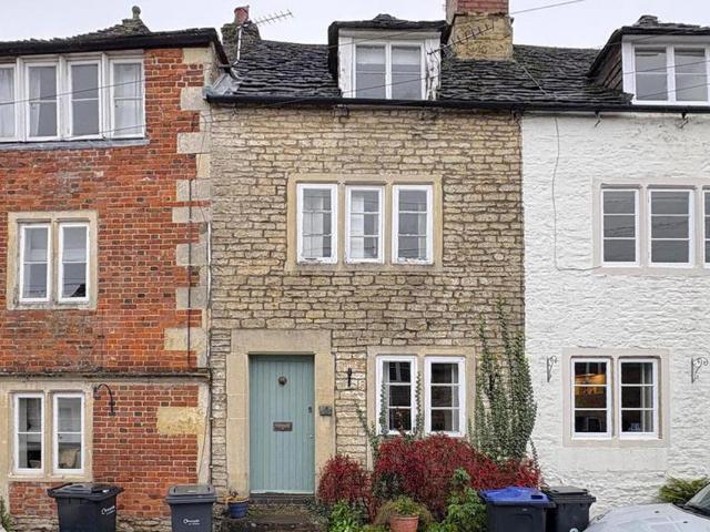2 bedroom terraced house for sale
